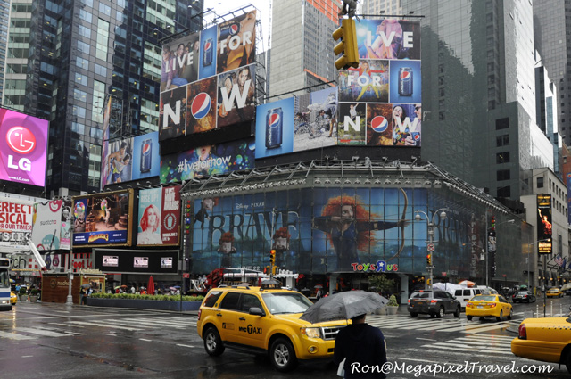 A Times Square Walkabout – New York, NY | MegaPixel Travel
